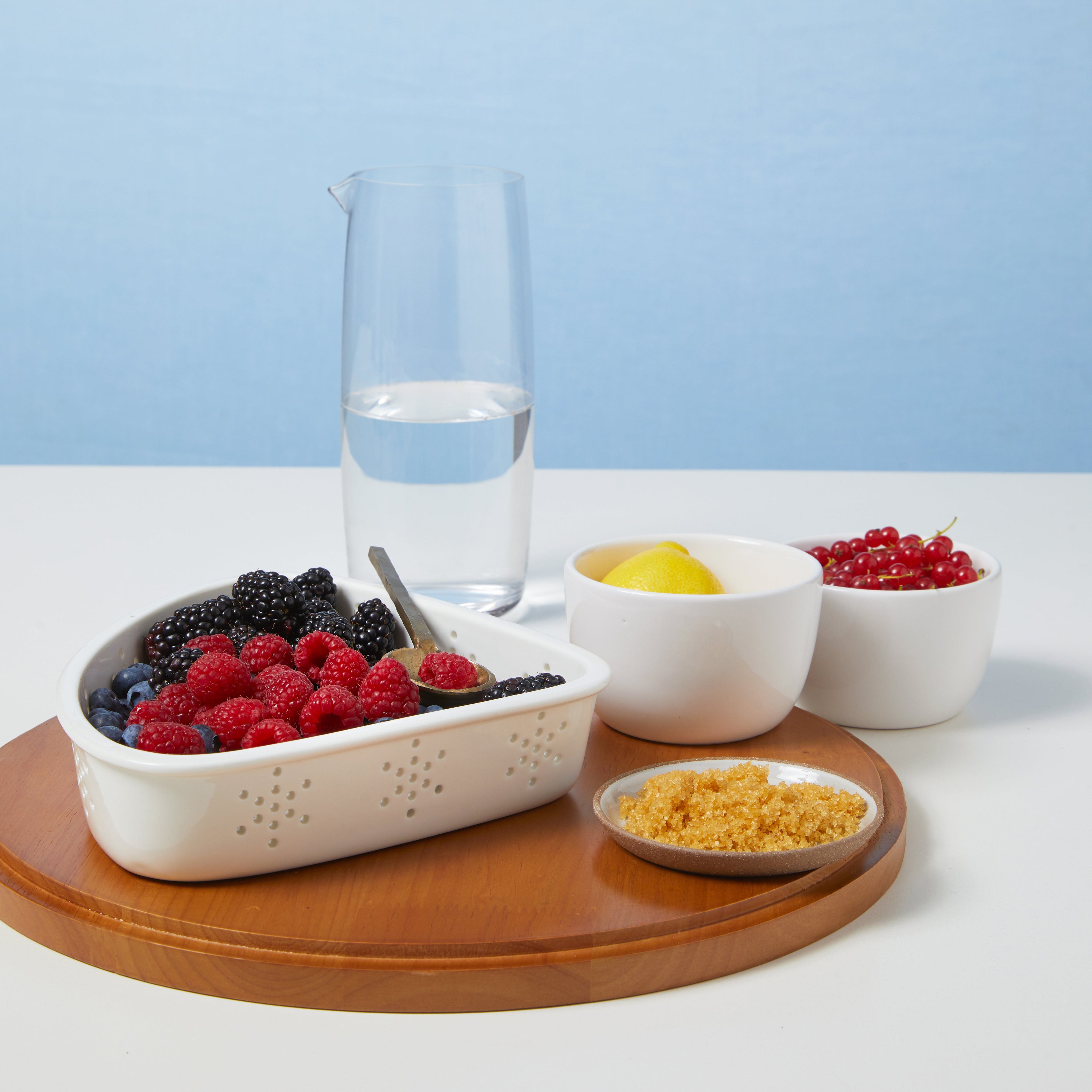 Daily Starters Corner Colander – MAGENTA Retail